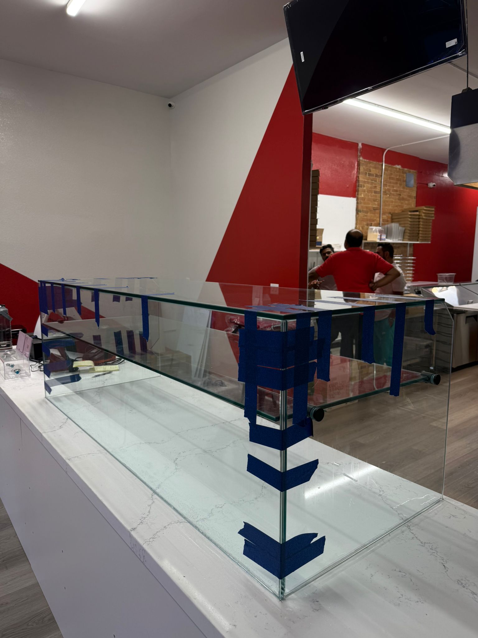Glass Sneeze Guard | Protective Barrier for Public Spaces – Glassongo Inc.